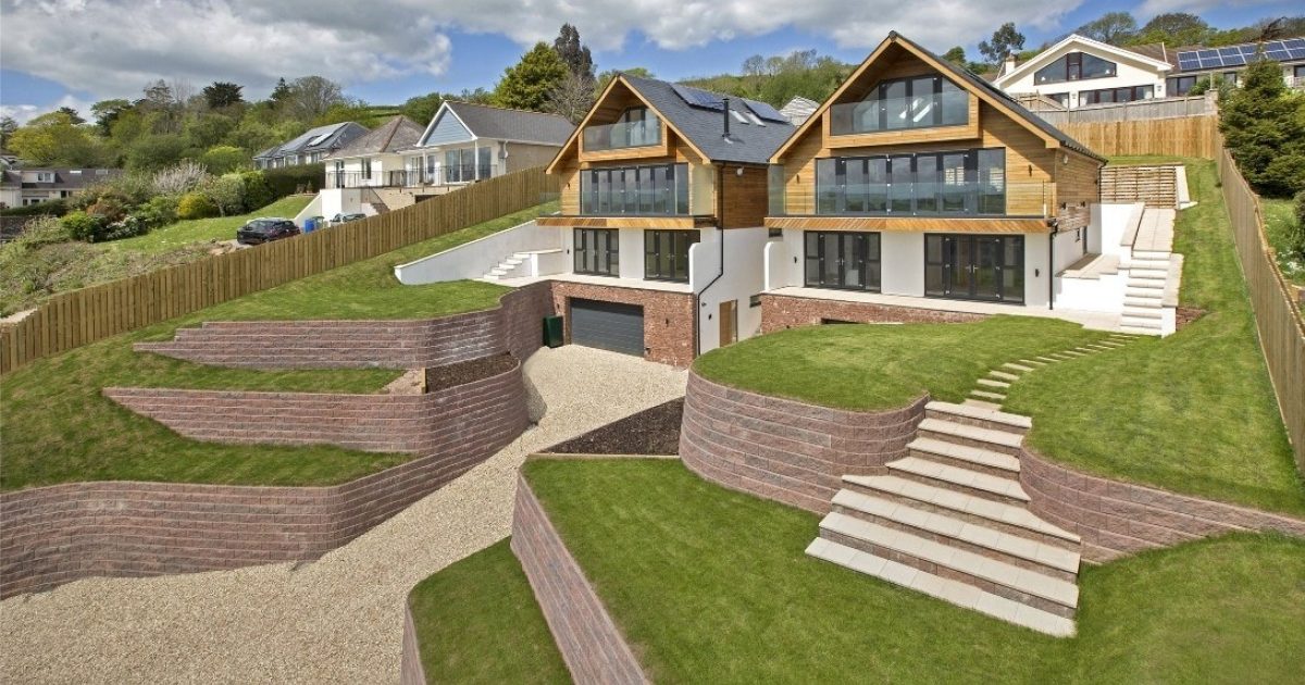Why Use Terraced Retaining Walls Guide | Colinwell Masonry