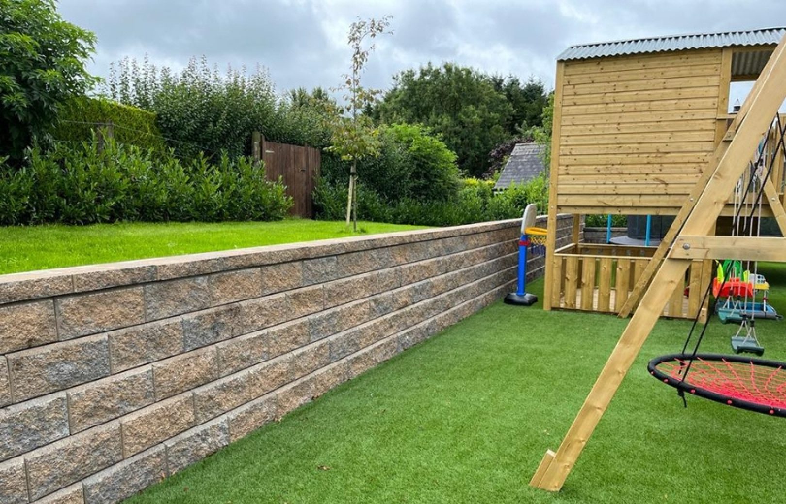 Segmental vs Masonry Retaining Walls | Colinwell Masonry