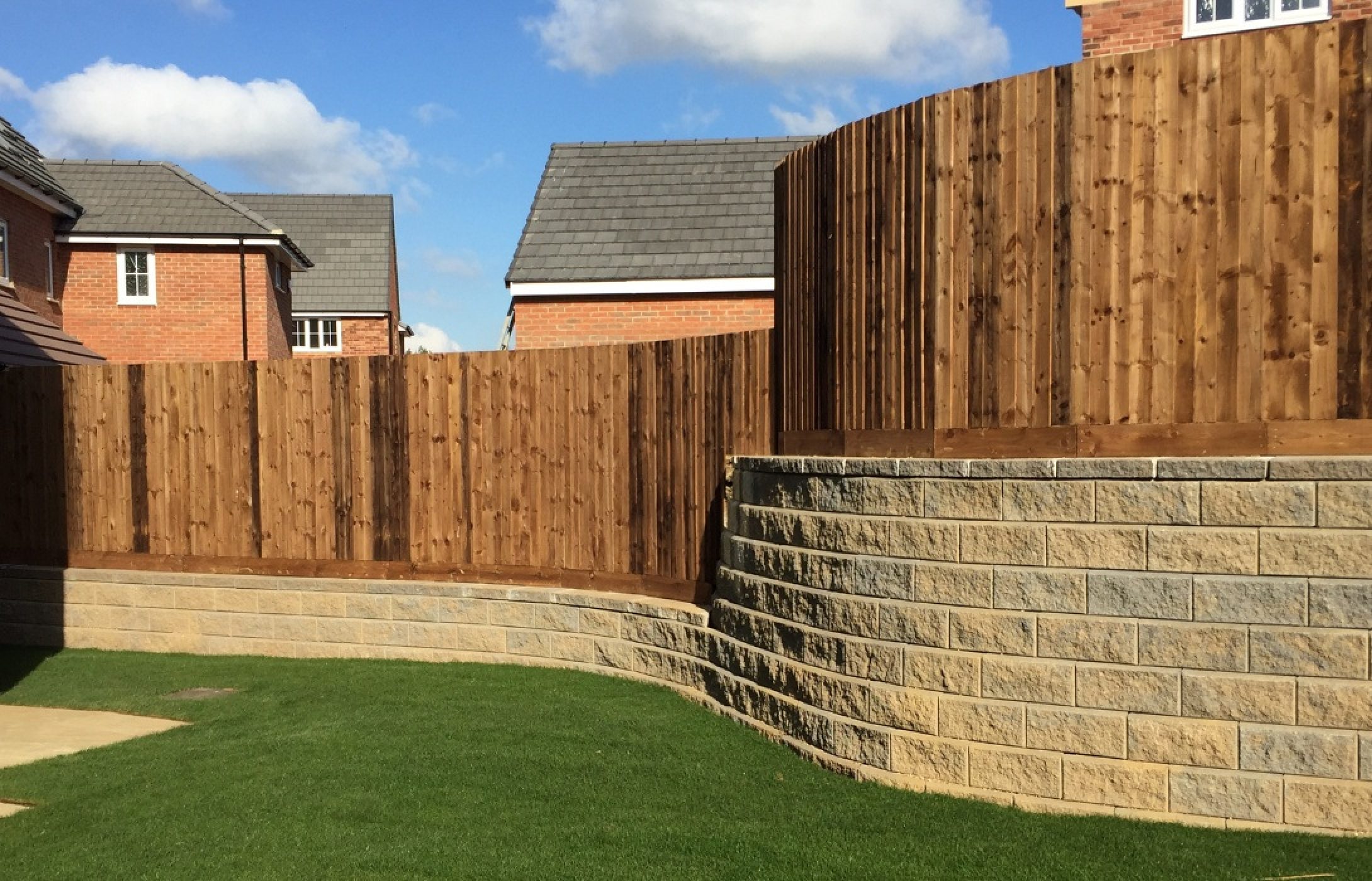 Curves and Radius with Allan Block | Colinwell Masonry